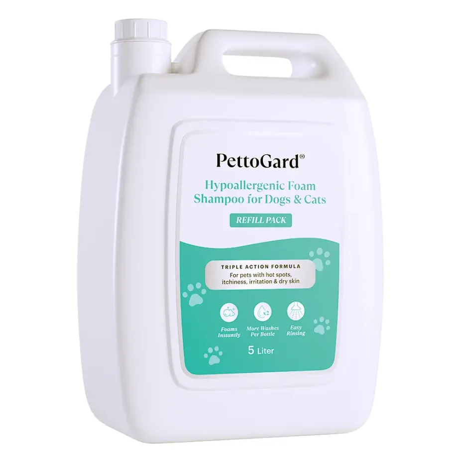 PettoGard Hypoallergenic Foam Shampoo for Dogs & Cats